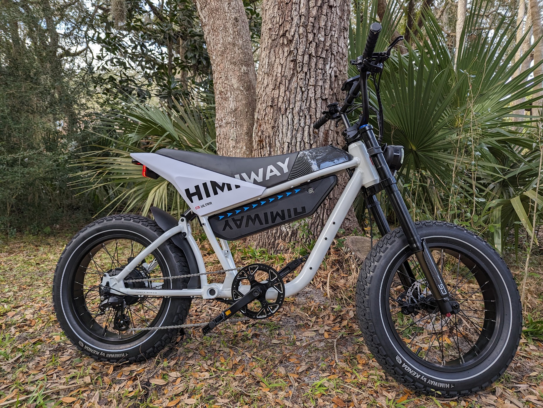 Himiway C5 Review: Moto-Inspired looks with Dual Suspension and a 20Ah ...