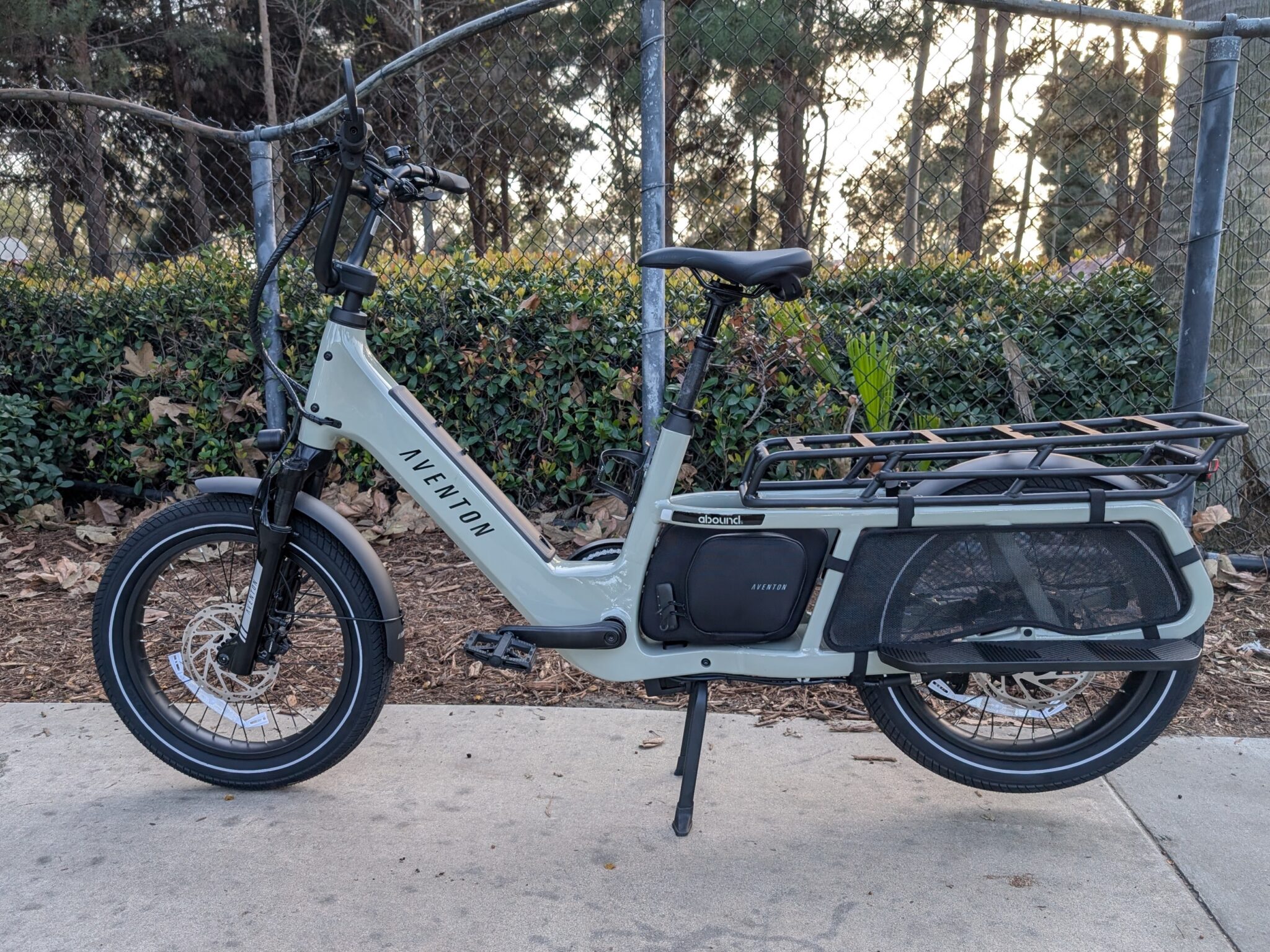 Aventon Abound LR Review: A Long Rack Cargo Ebike With More Than Meets ...
